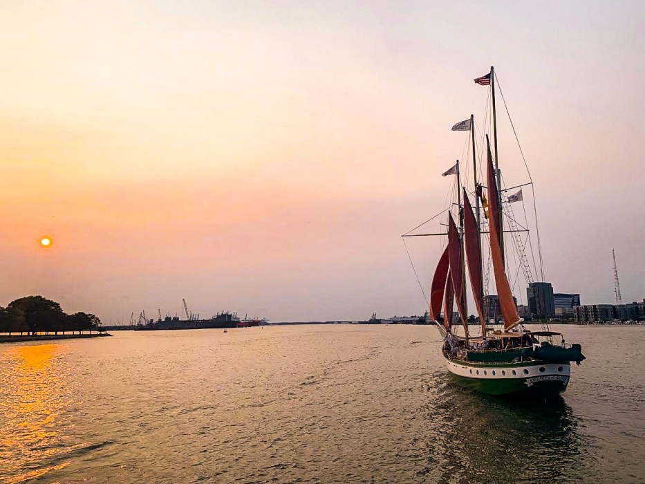 FAQ | American Rover Sailing Cruises, Virginia